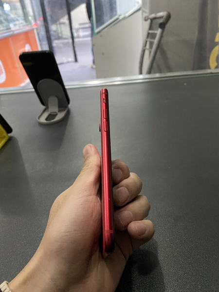 Iphone SE naqdga