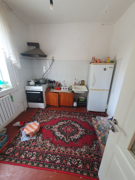 продам коттедж ( кармана автошкола]