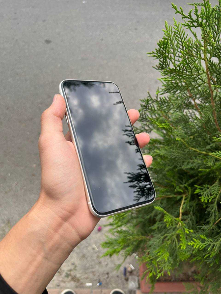 iPhone 11 79% karobkali