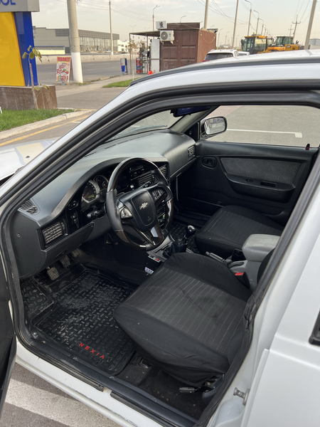 Sotiladi chevrolet nexia 2 1,6 donc 2010