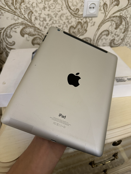 Продается iPhone SE 128 ГБ