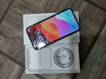 Iphone 11   Yangi