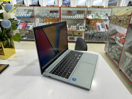 Asus vivobook core i3 13 avlod ozro ishlatilgan arzon narxda