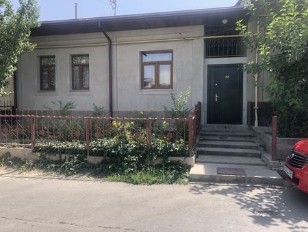 Дом , участок 3,10 сотки , бадамзар, мечеть .