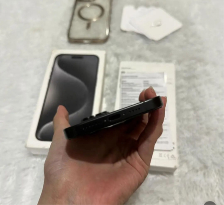 iphone 15pro Max Black titan 256gb Sim 97%Radnoy