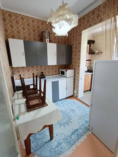 Продаётся Чиланзар 9 2 комн. 3этаж. Балкон 1,5*6.