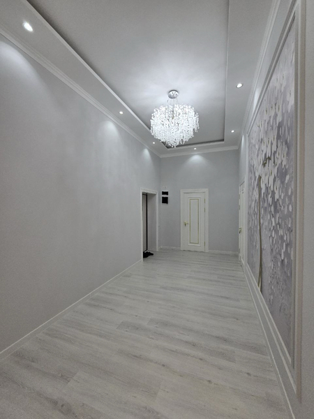 Продается 4 ком. Квартира площадью 123 кв.м. Ор. Азиз базар
