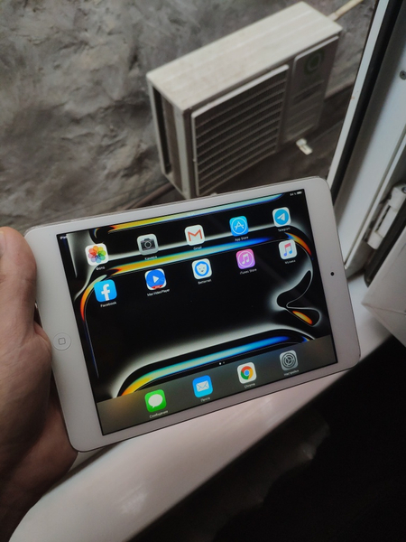 Apple lpad Air Space gray.