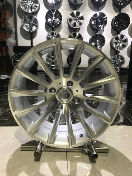 R17  yengi diskalar