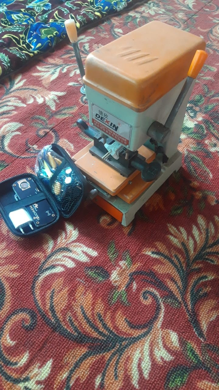 Kalit yasash apparatlari sotiladi