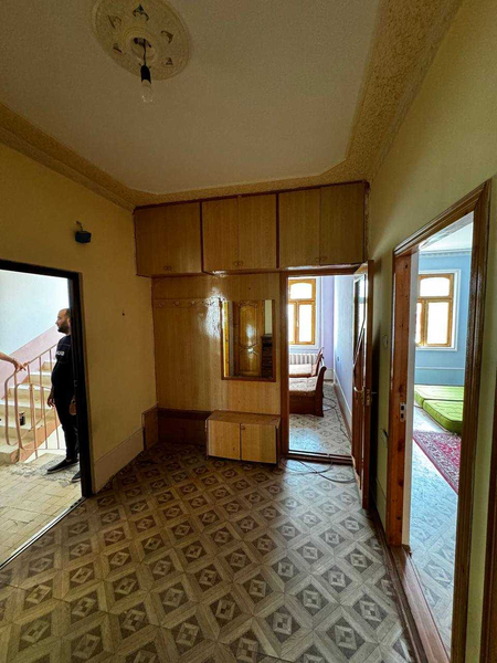4 комнатная квартира срочно Продаётся