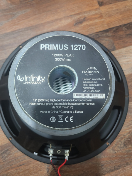 Продам сабвуфер Infinity 1270