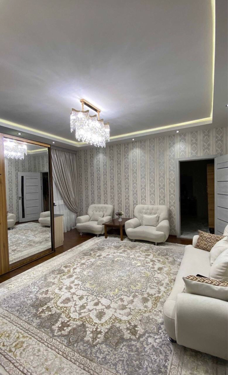 Продается Евро дом Ор-р: 1-чарх Комолон 270м2