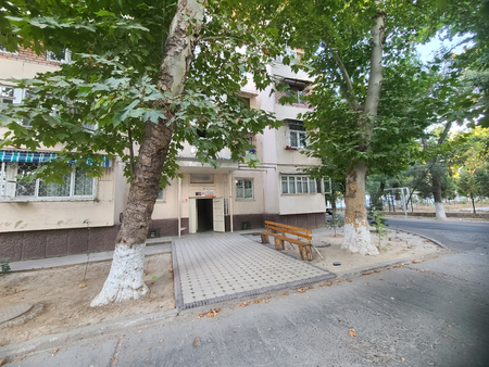 1 xonali kvartira uy sotiladi. Olmazor tumani Qora-Qamish 1/2da, 1/1/5
