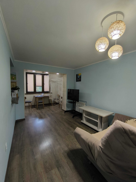 Продается квартира буюк ипак йюли 3/5/5 евро 67м²