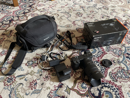 Sony A6400 kit 18-135mm в отличном состоянии