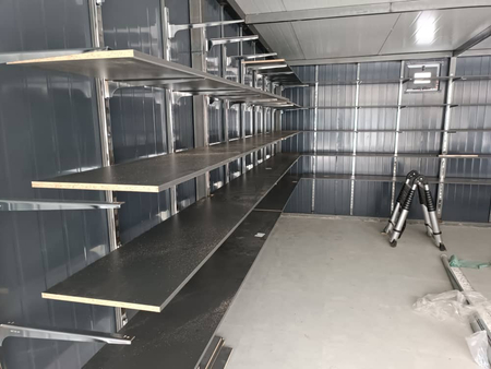 Строем магазины, офисы бутики,холодильники.