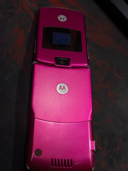 Motorola razrV3 раскладушка (нужна регистрация IMEI)