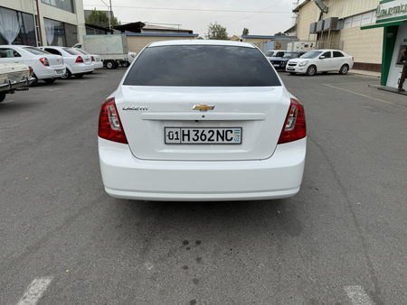 Gentra avtomat bez lyuk sotiladi faqat naqdga