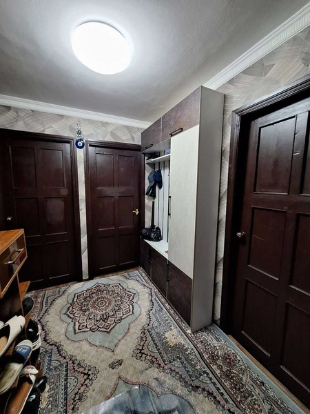 Продается просторная квартира в центре Ташкента 4/2/9 М Улугбек(J2805)