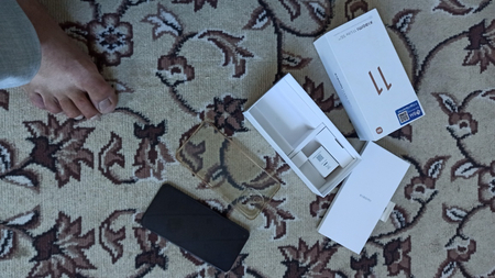 Redmi 11 lite 5G obmen qilaman  iPhone 11 yoki 11proga daplata qilam