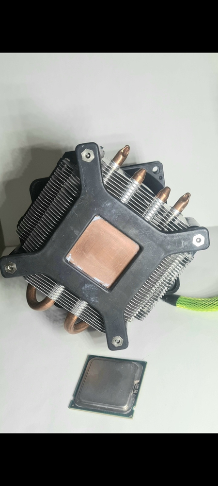CPU 775 q9400+cooler 100%