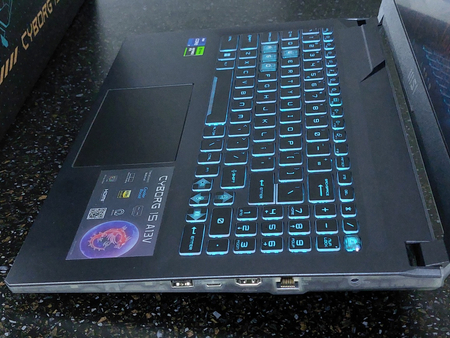 MSI ноутбуки сотилади