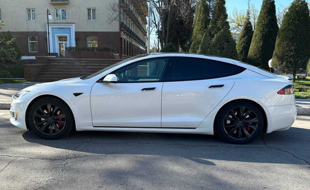 Tesla Model S Performance