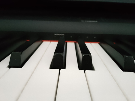Yamaha p125 a raqamli pianino