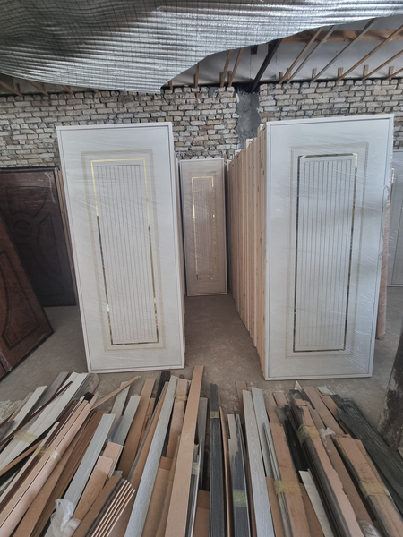Optim mdf,temir,akfa eshik va romlar 1 donasi