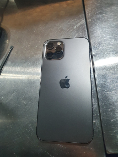 Iphone 12 pro idealni sastayana