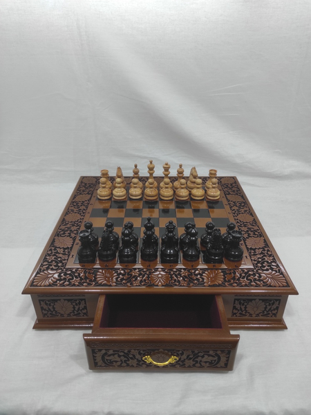 Shaxmat 40-40 sm MDF dan ishlangan figurkasi yoğochdan
