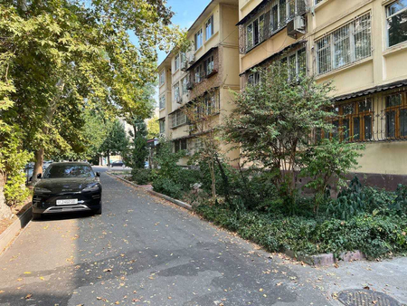 м.Буюк Ипак Йули Аптека 36,6 2-комн 4/4 55 м² 2х6 кирпич без ремонта