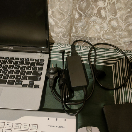 Noutbuk Samsung 305U