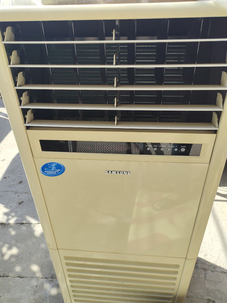 Срочно продам кондиционер колоник Gree 24