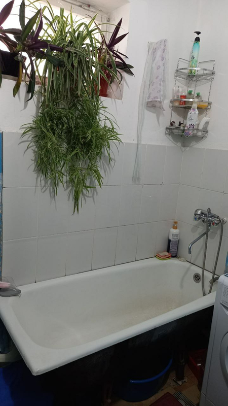 Kvartira sotiladi srochna 3/3/4 bezmakler 40.000$