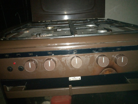 Oshxona gaz plitasi va elektr pech