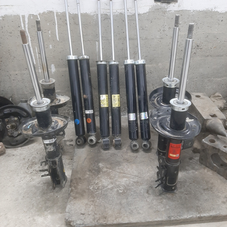 Cobalt oldi orqa amartizatorlar sotiladi.