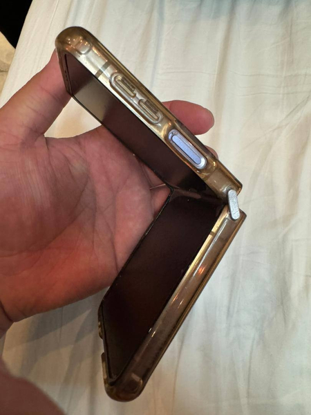 Продаю samsung flip3 и flip4 360$ за два телефона