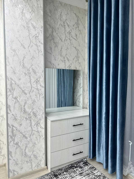 Сдается шикарная просторная кв-ра ЖК Сити Молл Яккасарай 2/2/10 500$