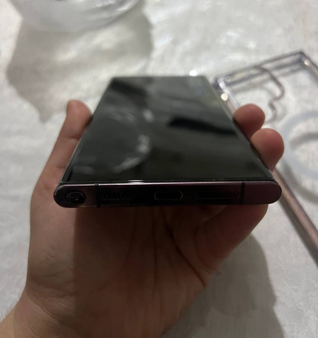 Samsung S 22 Ultra 1simkartali kareyske bezkarobka kelgan tiniq holati