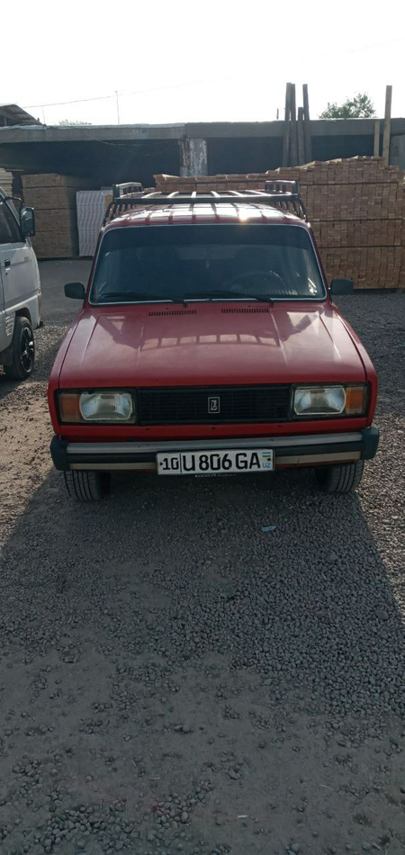 Vaz 2104 sotiladi