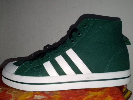 Продается оригинальное мужские Adidas BRAVADA MID green. 43