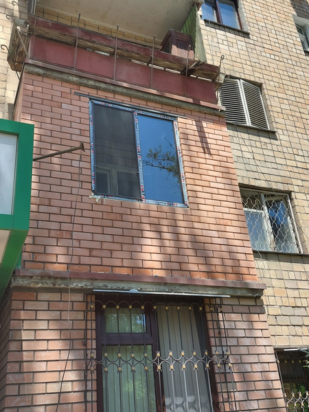 Кладка кирпича балконов рама решётка