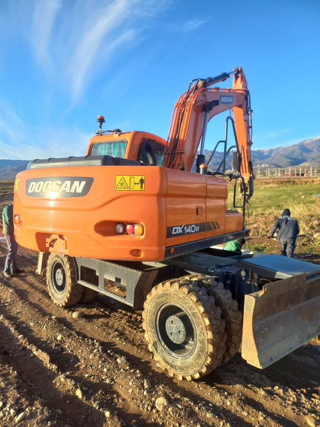 Ekskavator Doosan DX140