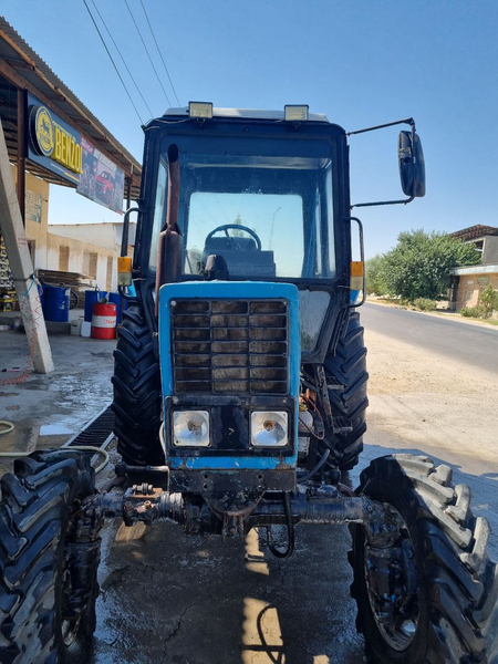 Mtz80 traktori sotiladi