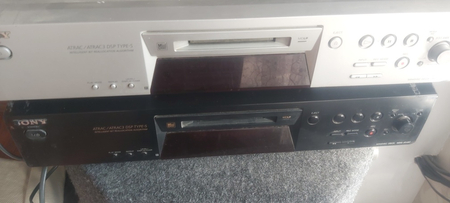 minidisk  SONI -480  sotladi. Holati yahshi .