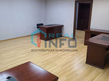Сдается офис в бизнес центре в Яккасарайском р-не 55 кв 2 комн