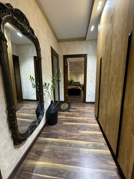 ул.С.Барака ГУВД кафе Эффенди 2-комнатная 5/9 60 м² евроремонт меб/тех