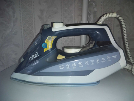 Утюг Artel ART-SI-2322 Работает Лампочка Горит НО НЕ Нагревается